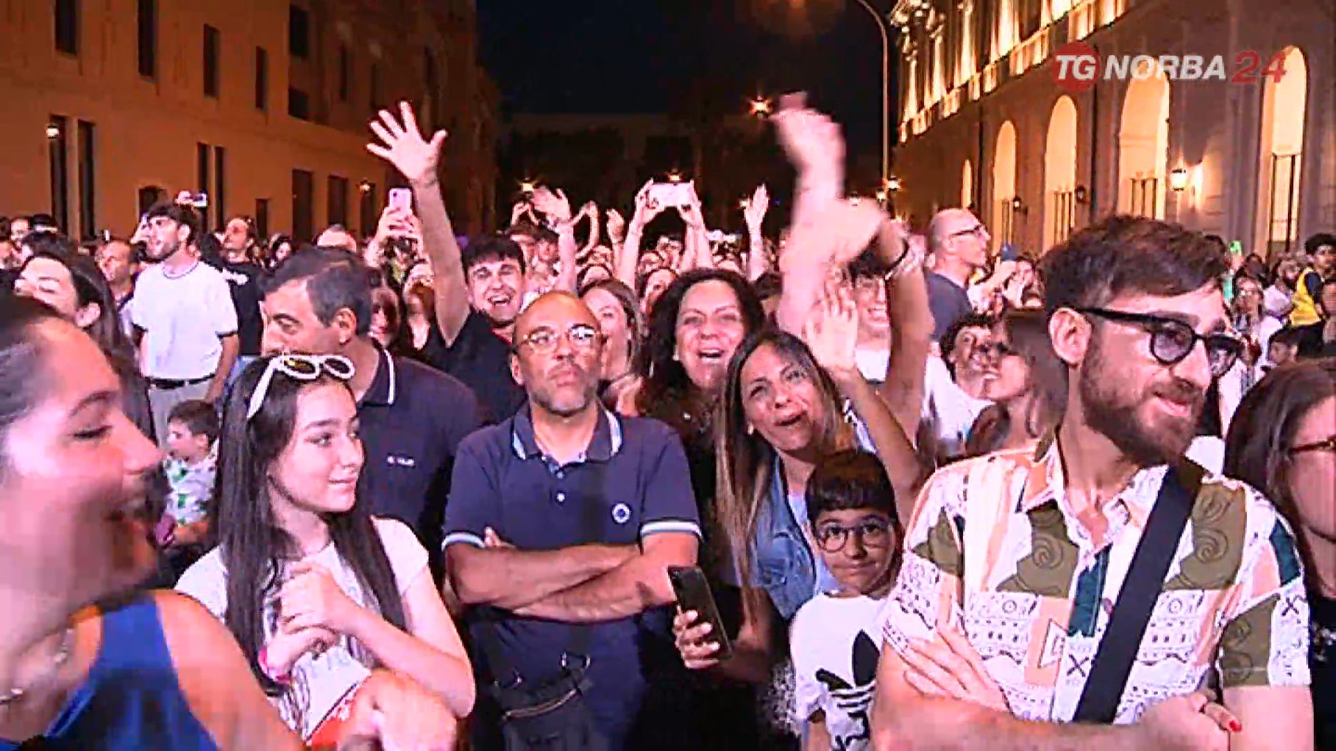 Pubblico caloroso al Radio Norba Cornetto Battiti Live per la prima ...