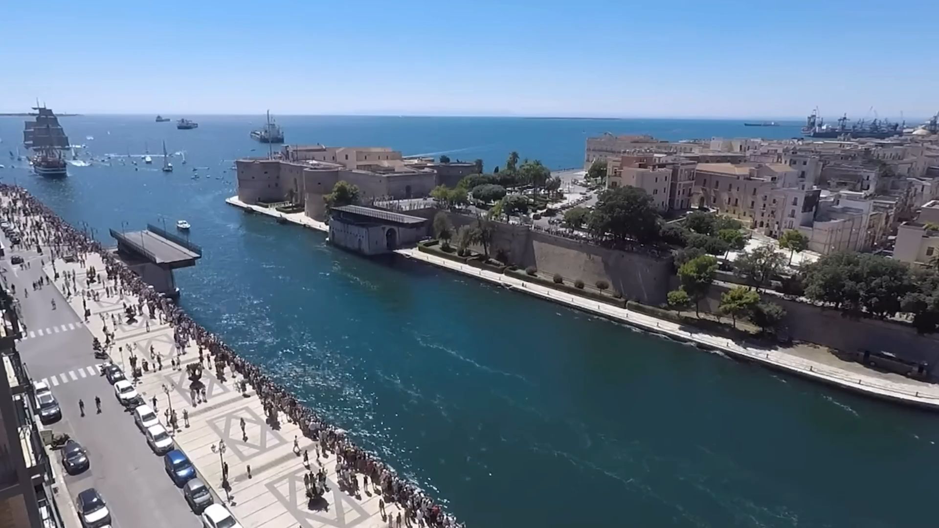 Taranto, centro off-limits alle auto - Telenorba
