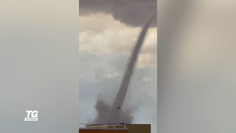 Tromba d'aria tra Foggia e Manfredonia, tanta paura ma nessun danno| Il ...